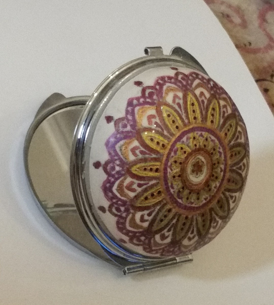 Pink and Gold "mandala" Compact Mirror, Metal Body With 3 Compartments ...