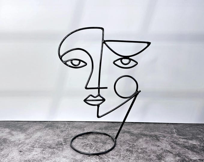 Abstract Face Wire Sculpture Art, Table Decorations, Sculpture Stand ...