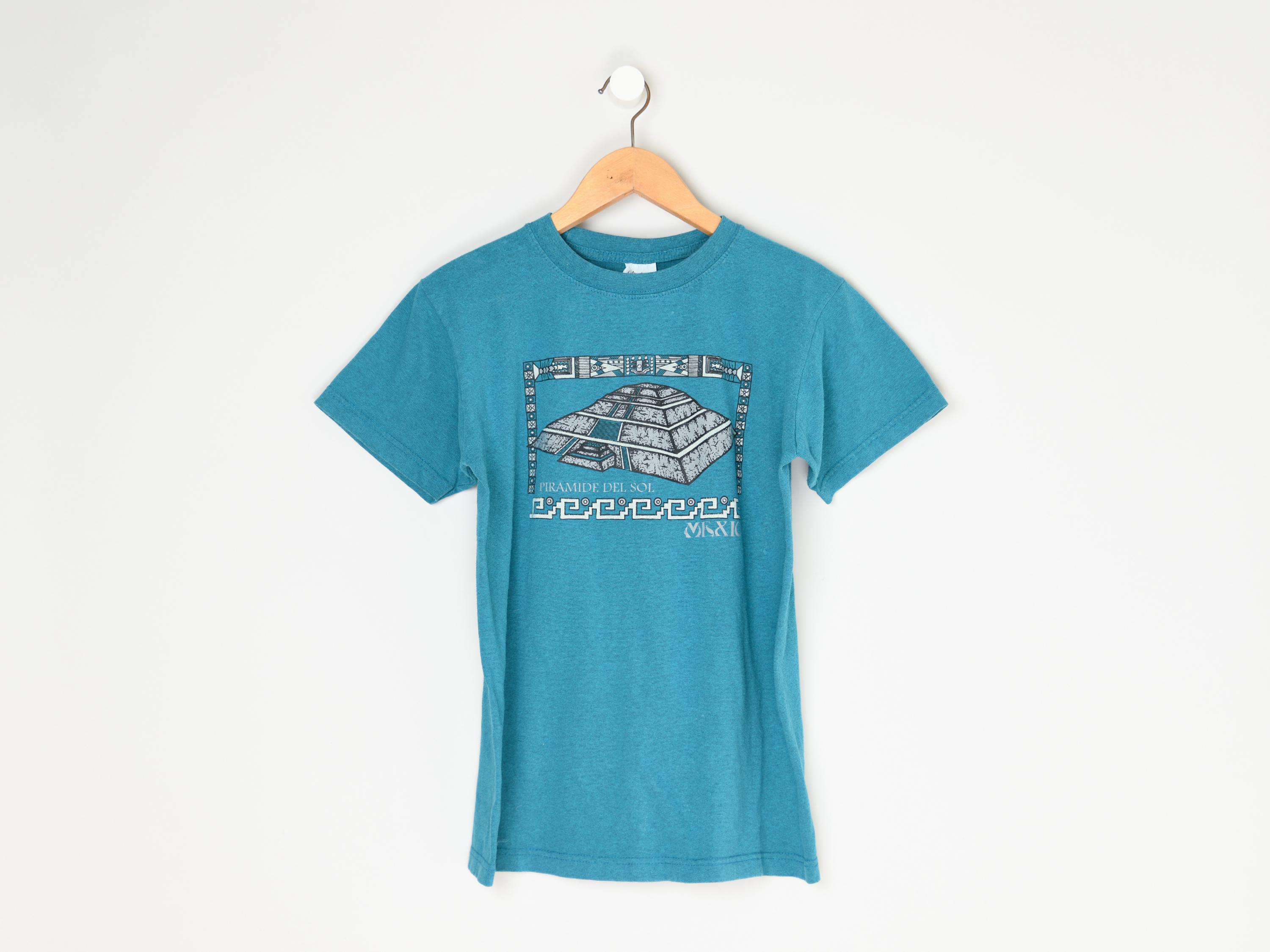 Vintage 90s "piramide Del Sol, Mexico" Micro-striped T-shirt ...