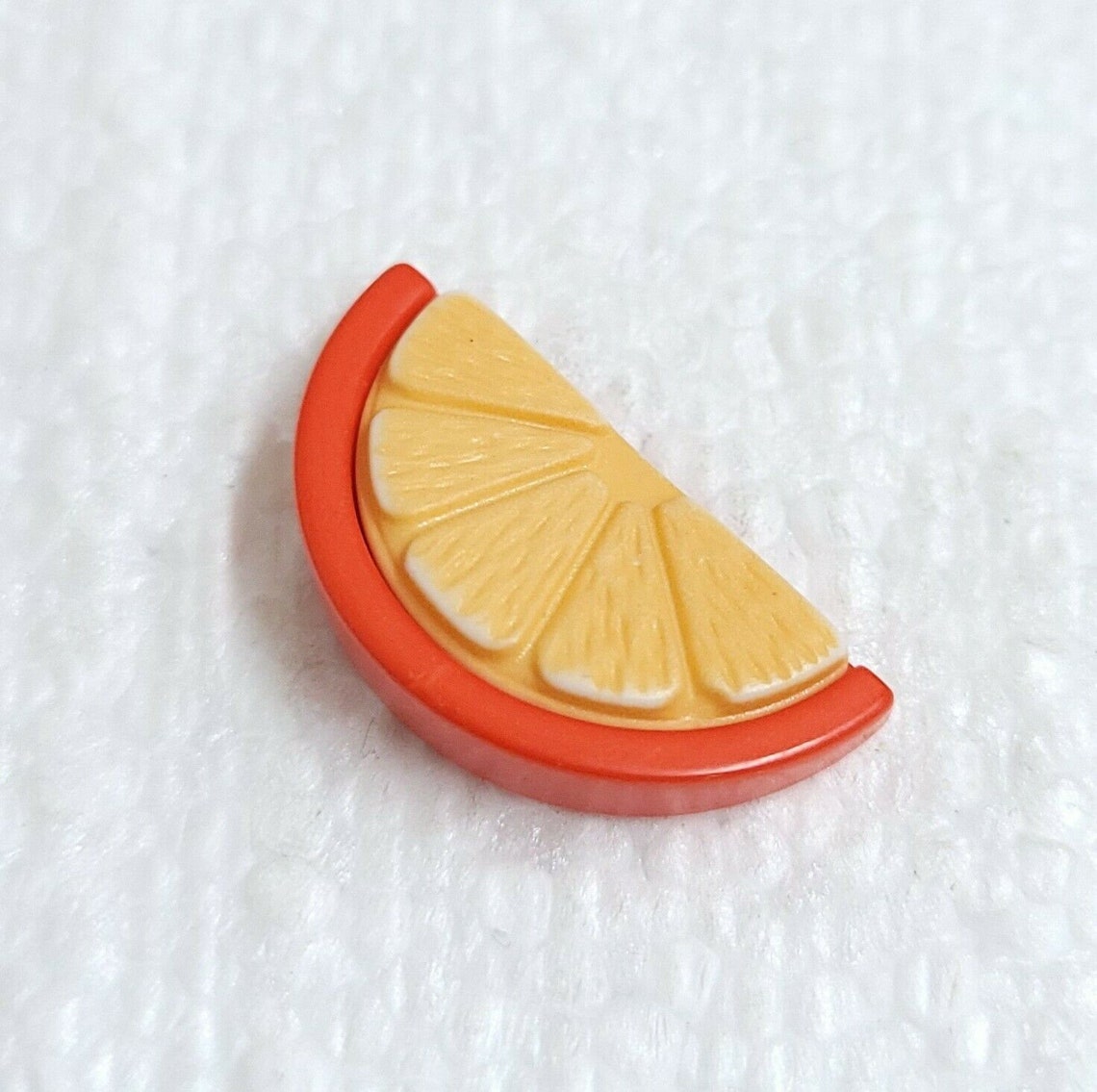 JHB Citrus Fruit Slice Button 20mm Plastic Shank Realistic Lemon Lime ...