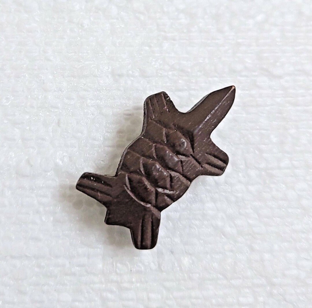 JHB Handcarved Sea Turtle Button 28mm Shank Wooden Novelty Reptile ...