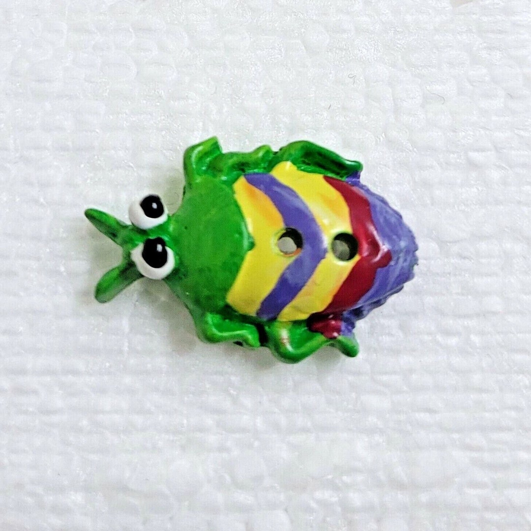 JHB Beetle Button 23mm 2 Hole Insect JHB International Novelty June Bug ...