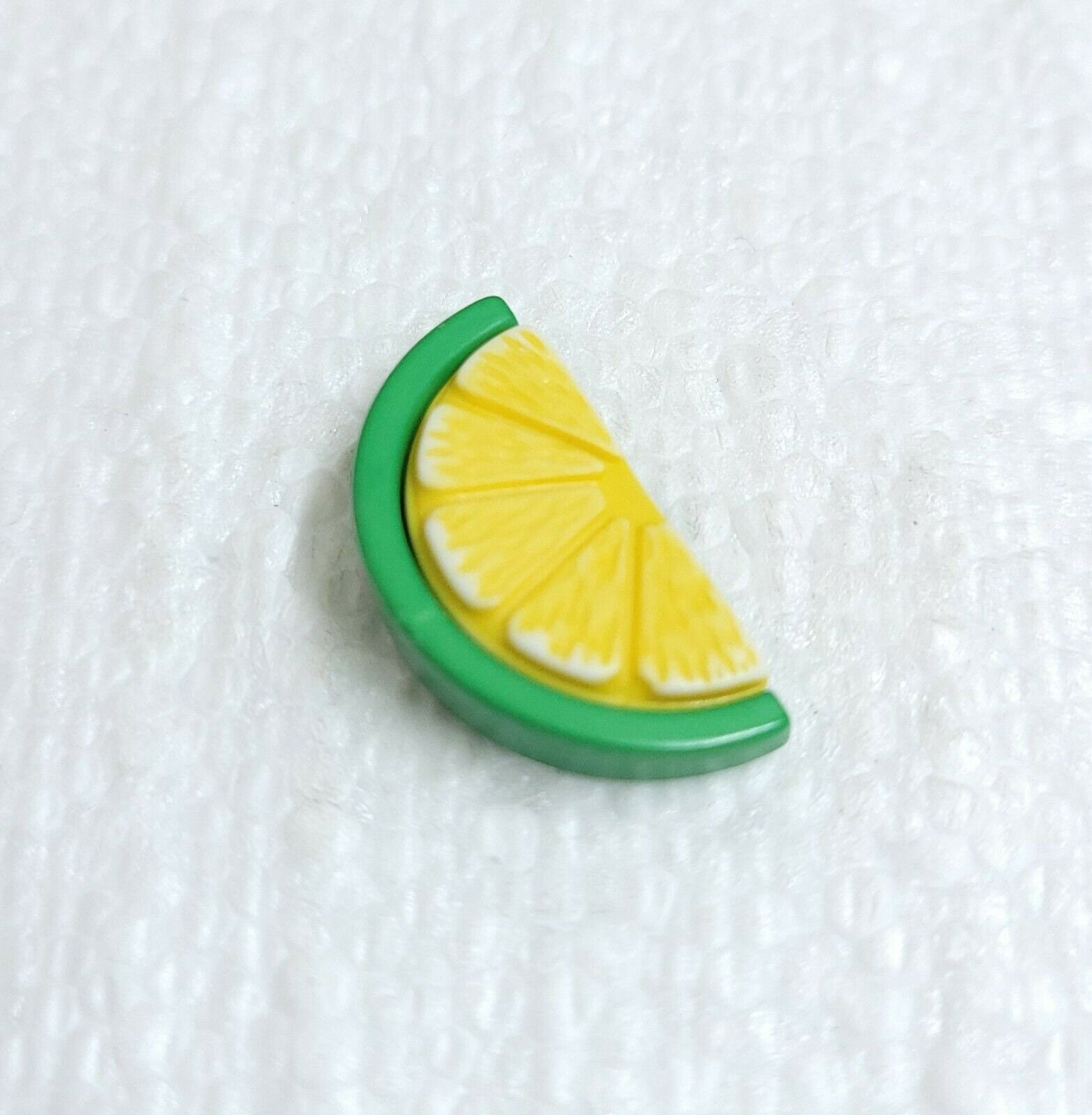 JHB Citrus Fruit Slice Button 20mm Plastic Shank Realistic Lemon Lime ...