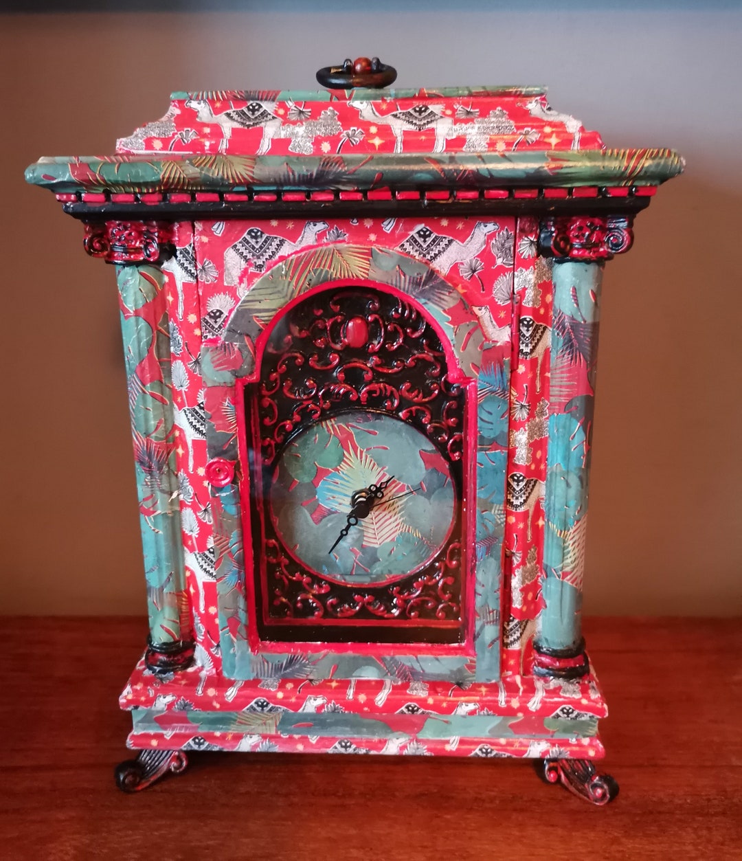 Camel and Exotic Palms Upcycled Mantle Clock - Etsy UK