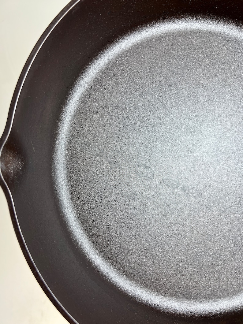 Lodge 10SK Cast Iron Skillet - Etsy