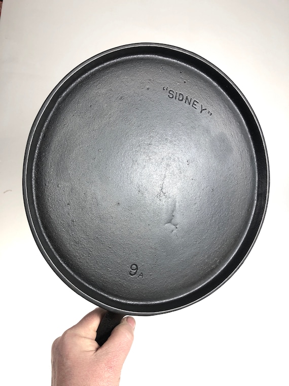 Sidney Arc Logo WAGNER WARE CAST IRON
