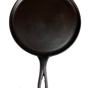 Antique Cast Iron 8 Griddle With Inset Heat Ring With 18 Mark - Etsy