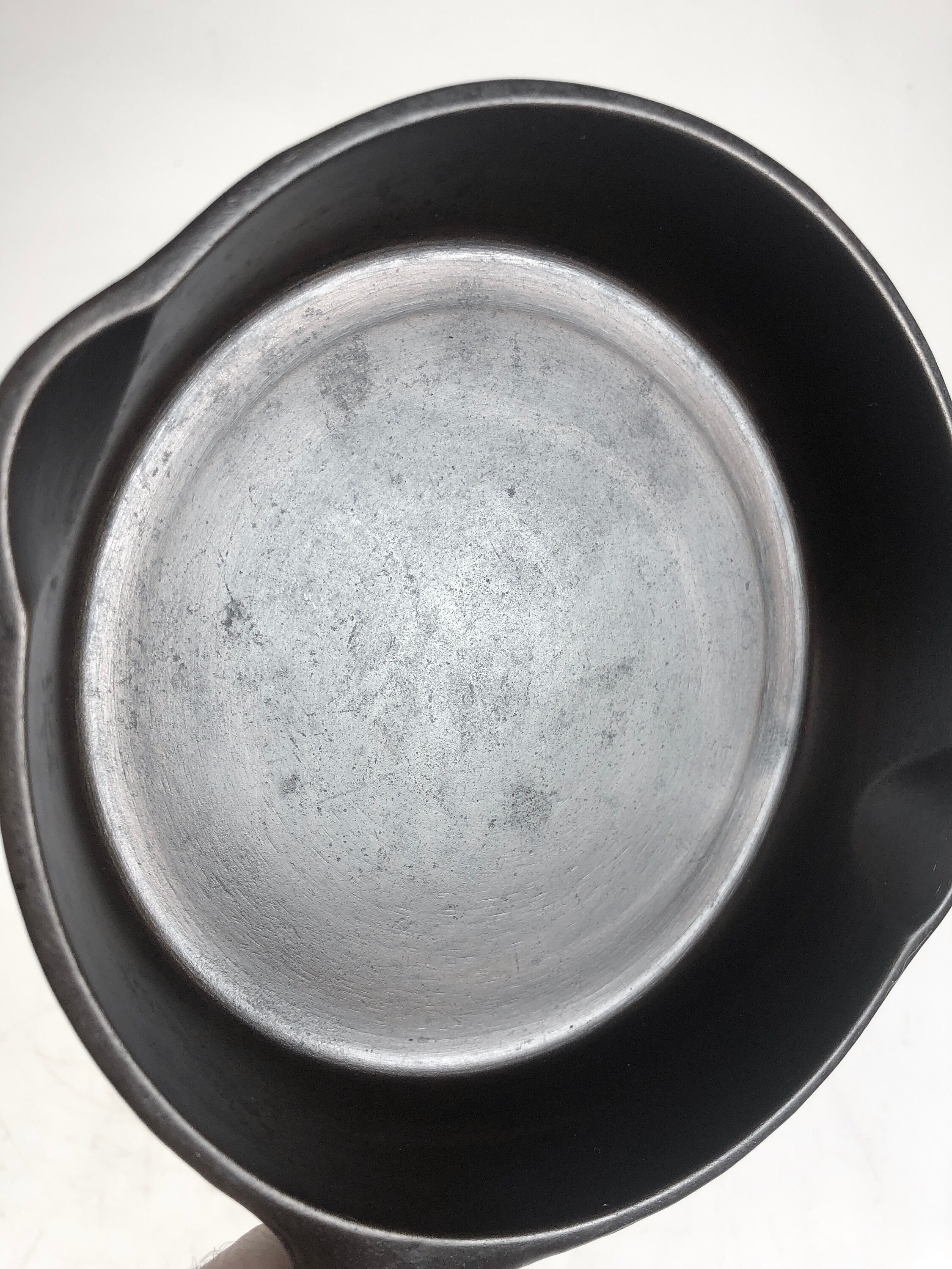 Vintage Unmarked Cast Iron Skillet With v | Etsy