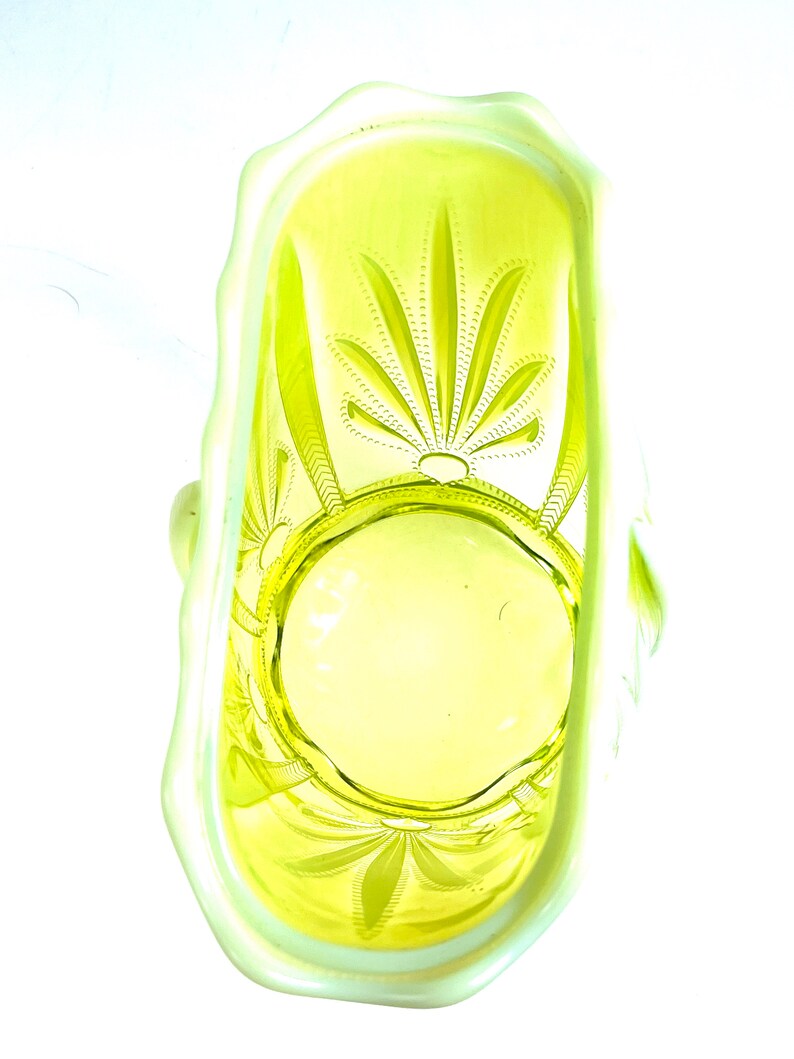 STUNNING RARE Vintage Fenton Vaseline Glass Vase With - Etsy