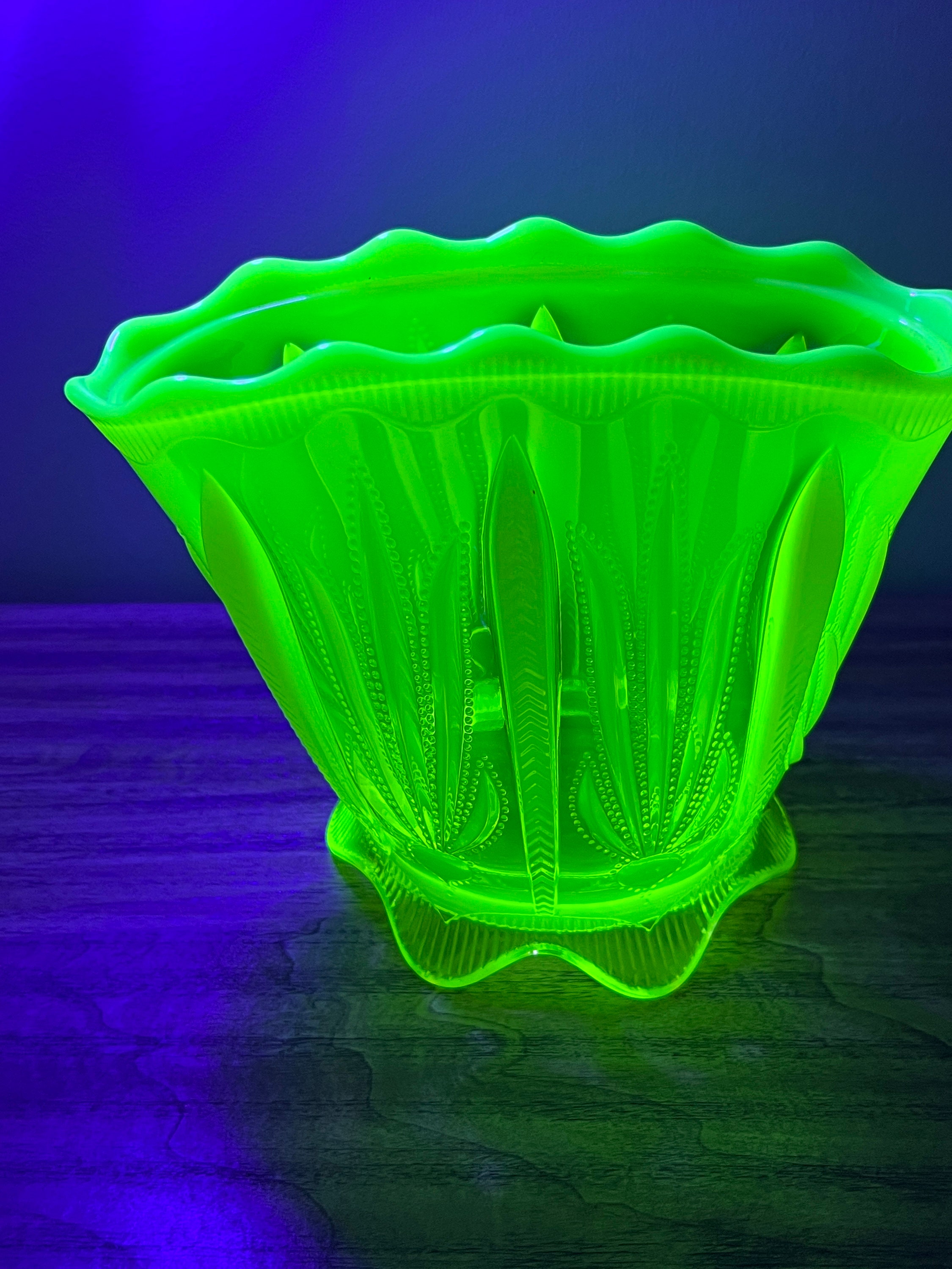 STUNNING RARE Vintage Fenton Vaseline Glass Vase With - Etsy