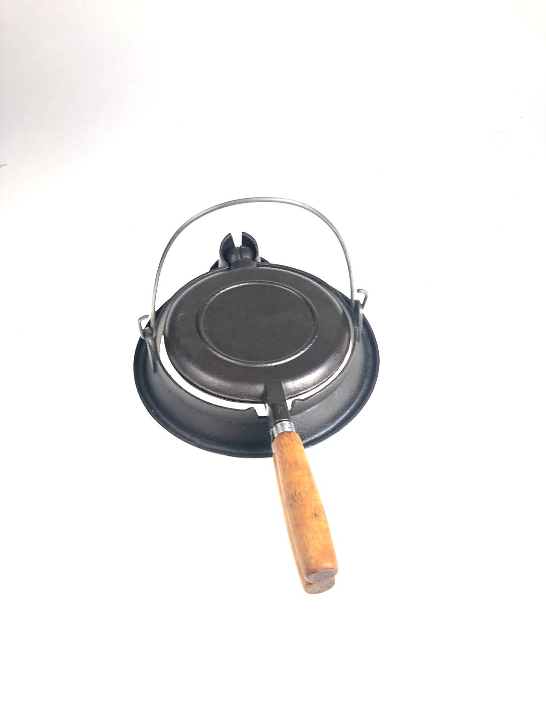 RARE BEAUTIFUL! Wapak Unmarked #6 Cast Iron Waffle Iron W/low Base Bail ...