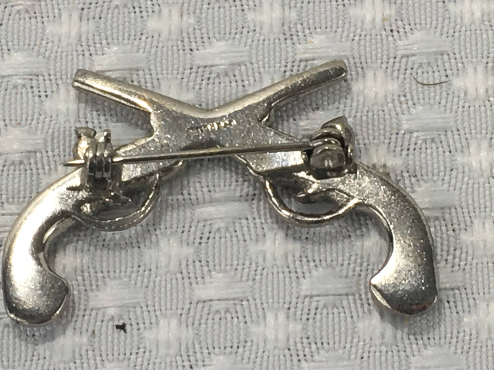 Vintage Sterling Silver Dueling Crossed Pistol Revolver Pin - Etsy