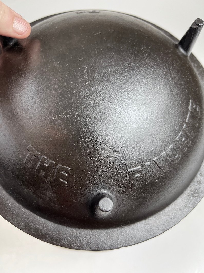 RARE Columbus Hollow Ware Co. the Favorite 9K Footed Rimmed - Etsy