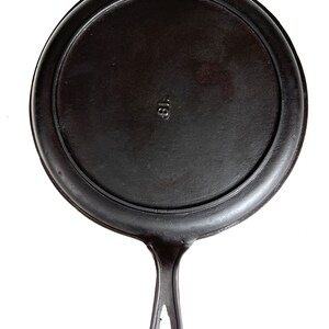 Antique Cast Iron 8 Griddle With Inset Heat Ring With 18 Mark - Etsy