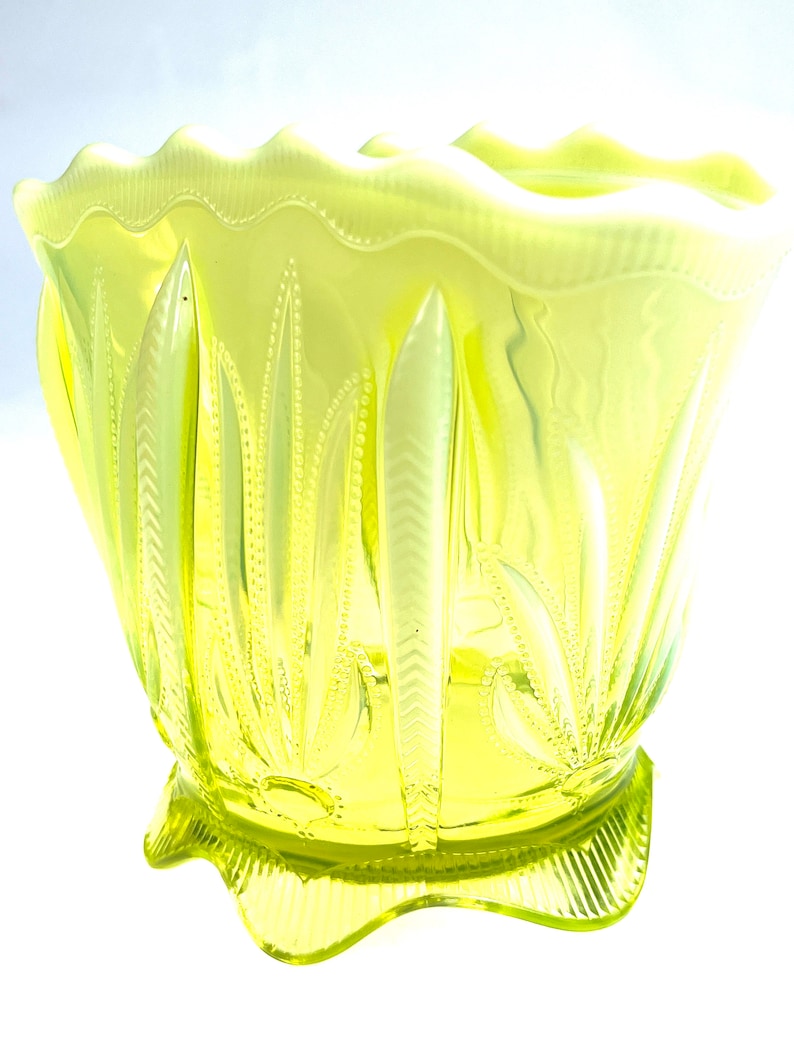 STUNNING RARE Vintage Fenton Vaseline Glass Vase With - Etsy