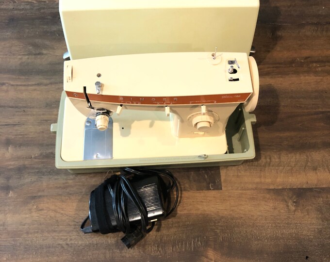 1958 - 1960 SINGER Fashion Mate Model # 362 Portable Sewing Machine ...