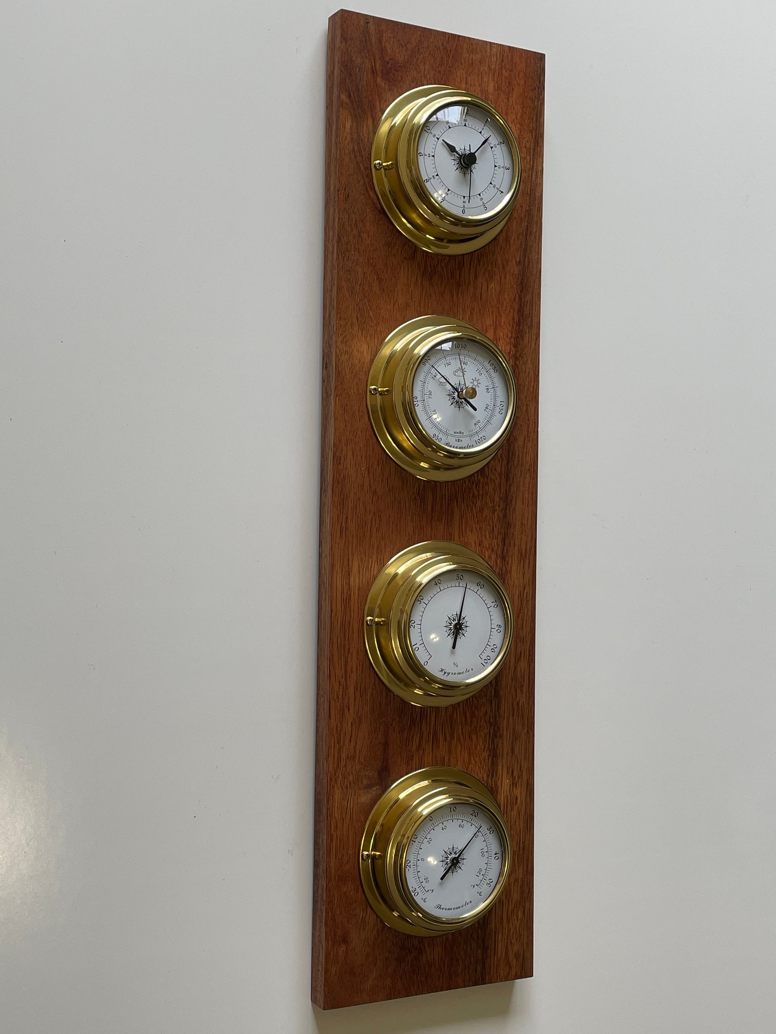 Weather Station - Clock Barometer Hygrometer Thermometer - Solid ...