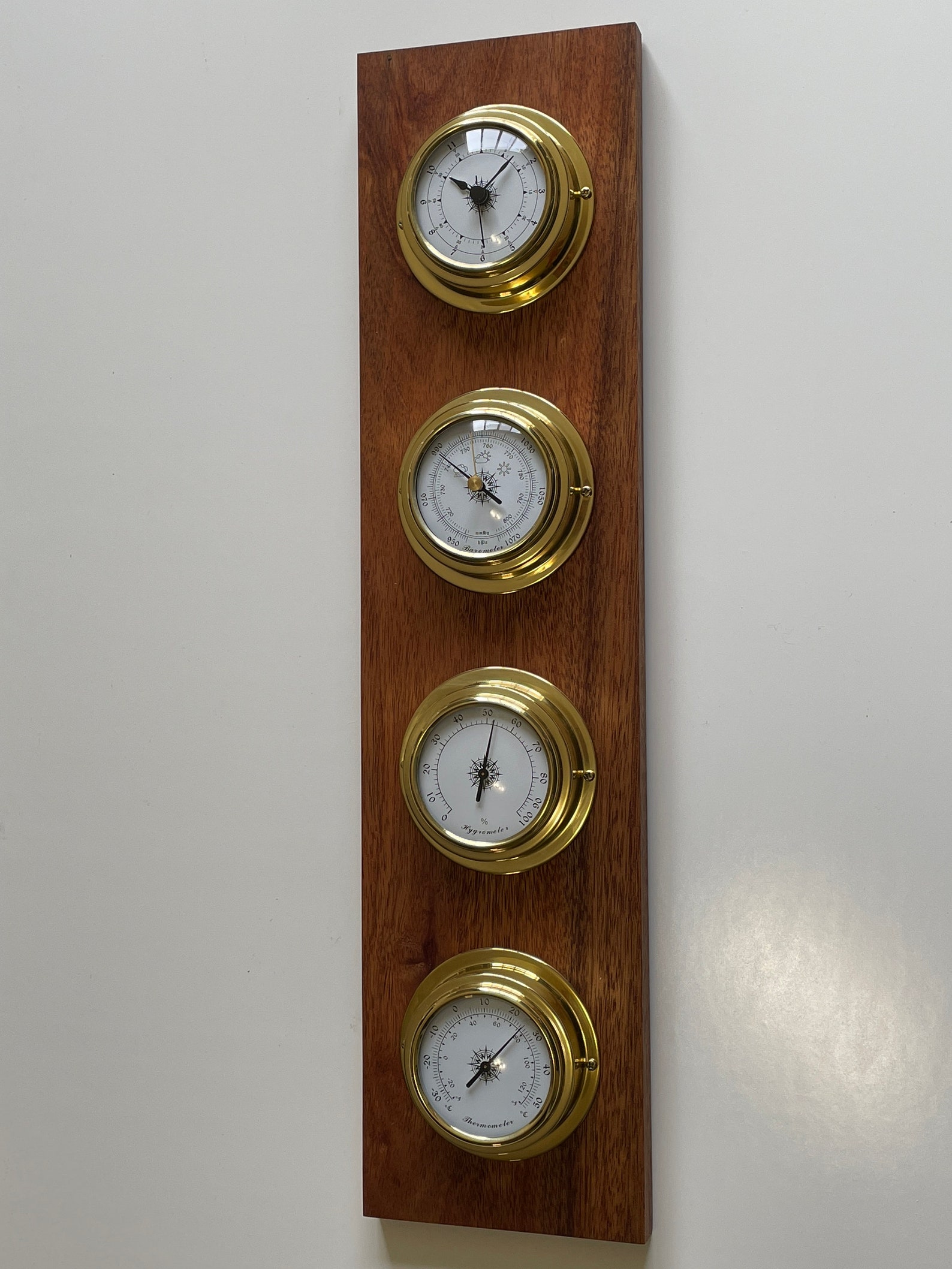 Weather Station - Clock Barometer Hygrometer Thermometer - Solid ...