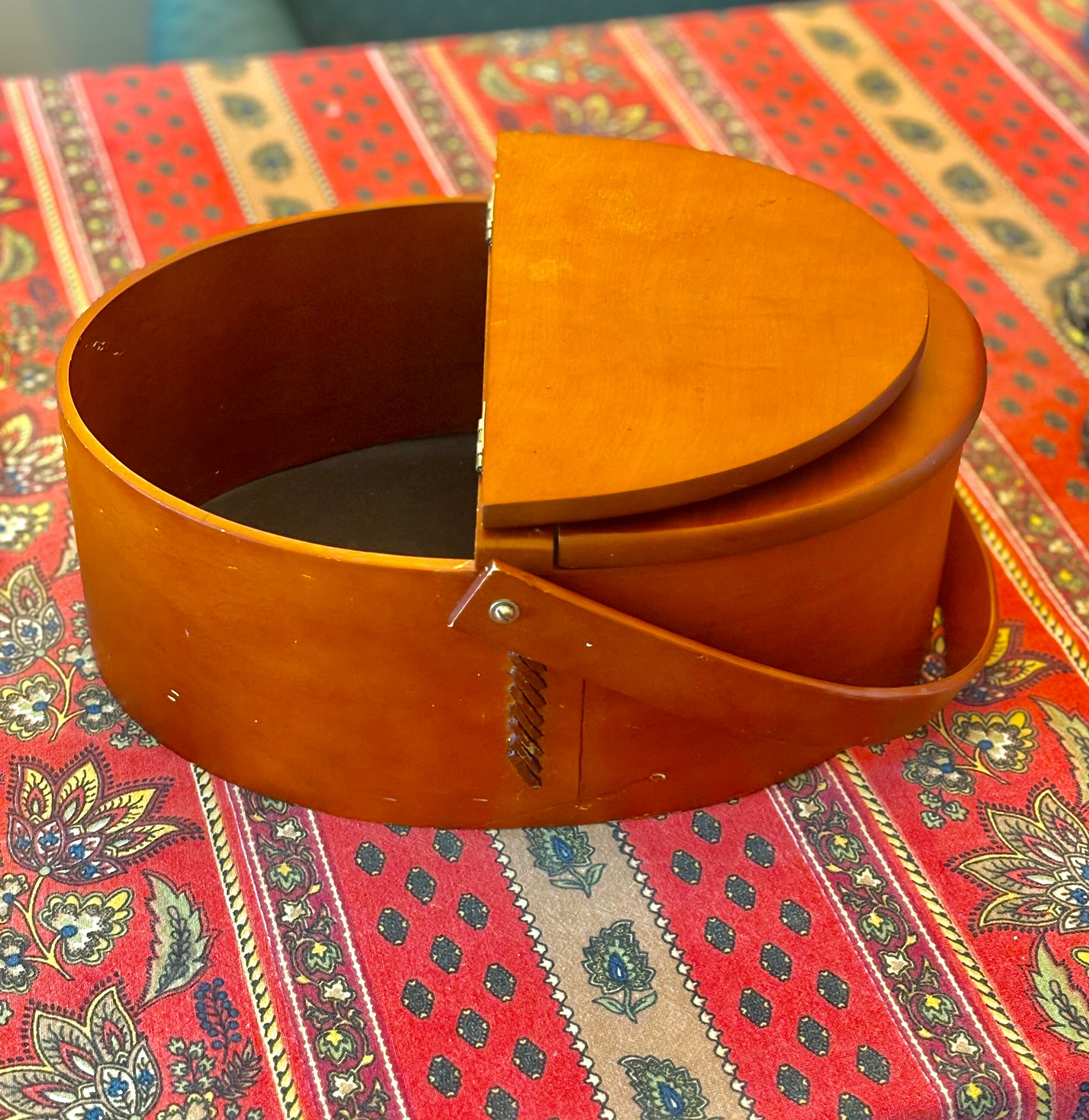 Vintage Wooden Worker Shaker Style Box Oval, Lidded With Handle 13.25 ...