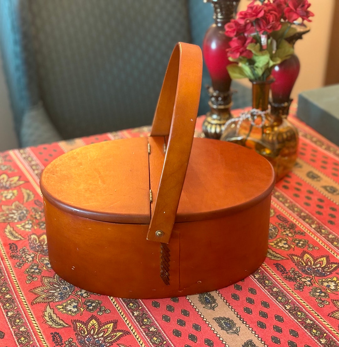 Vintage Wooden Worker Shaker Style Box Oval, Lidded With Handle 13.25 ...