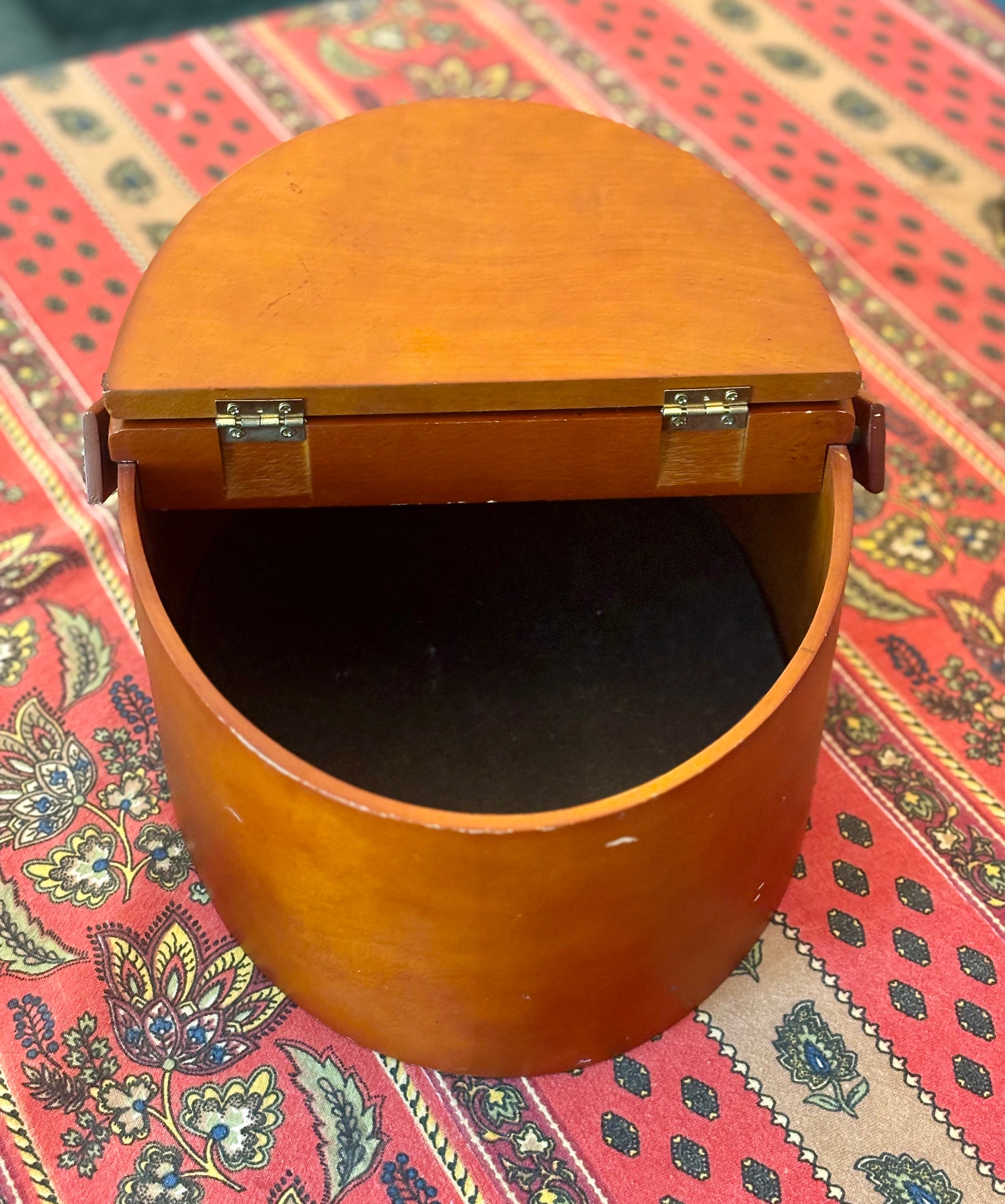 Vintage Wooden Worker Shaker Style Box Oval, Lidded With Handle 13.25 ...