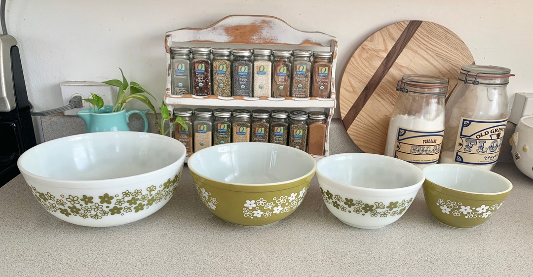 Vintage Pyrex Crazy Daisy Nesting Bowls; Pyrex Spring Blossom Mixing ...