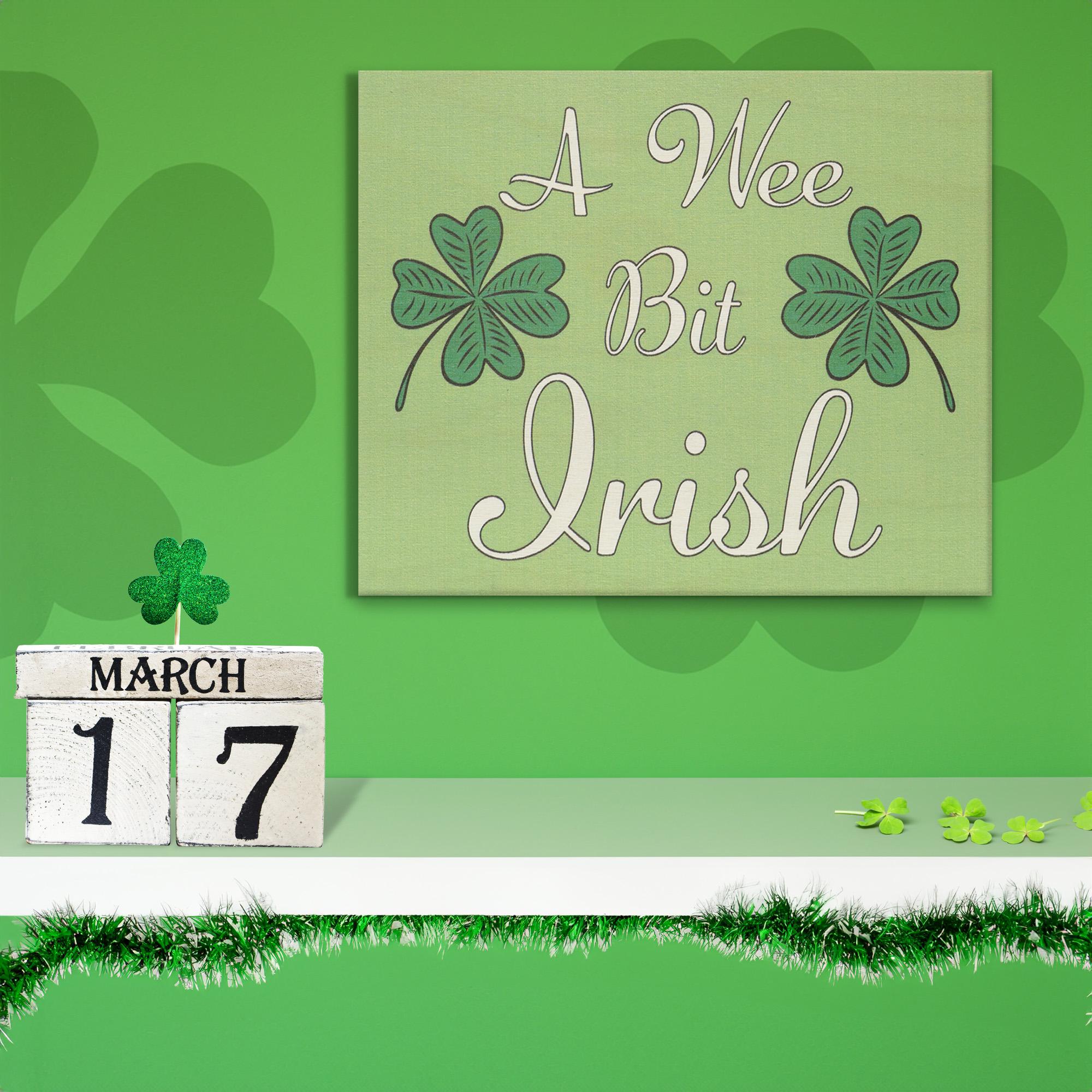 A Wee Bit Irish Sign: St. Patrick's Day Clover Decor - Etsy