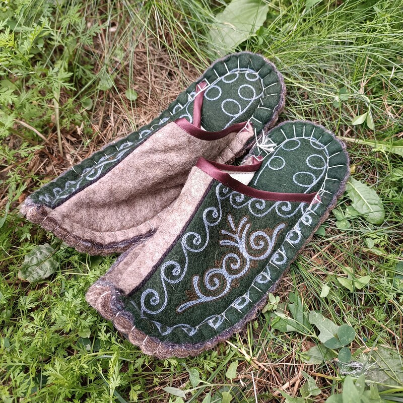 Embroidered Slippers - Etsy