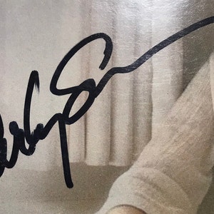 Carly Simon Hotcakes Record Album Autographed by Carly Simon in Black ...