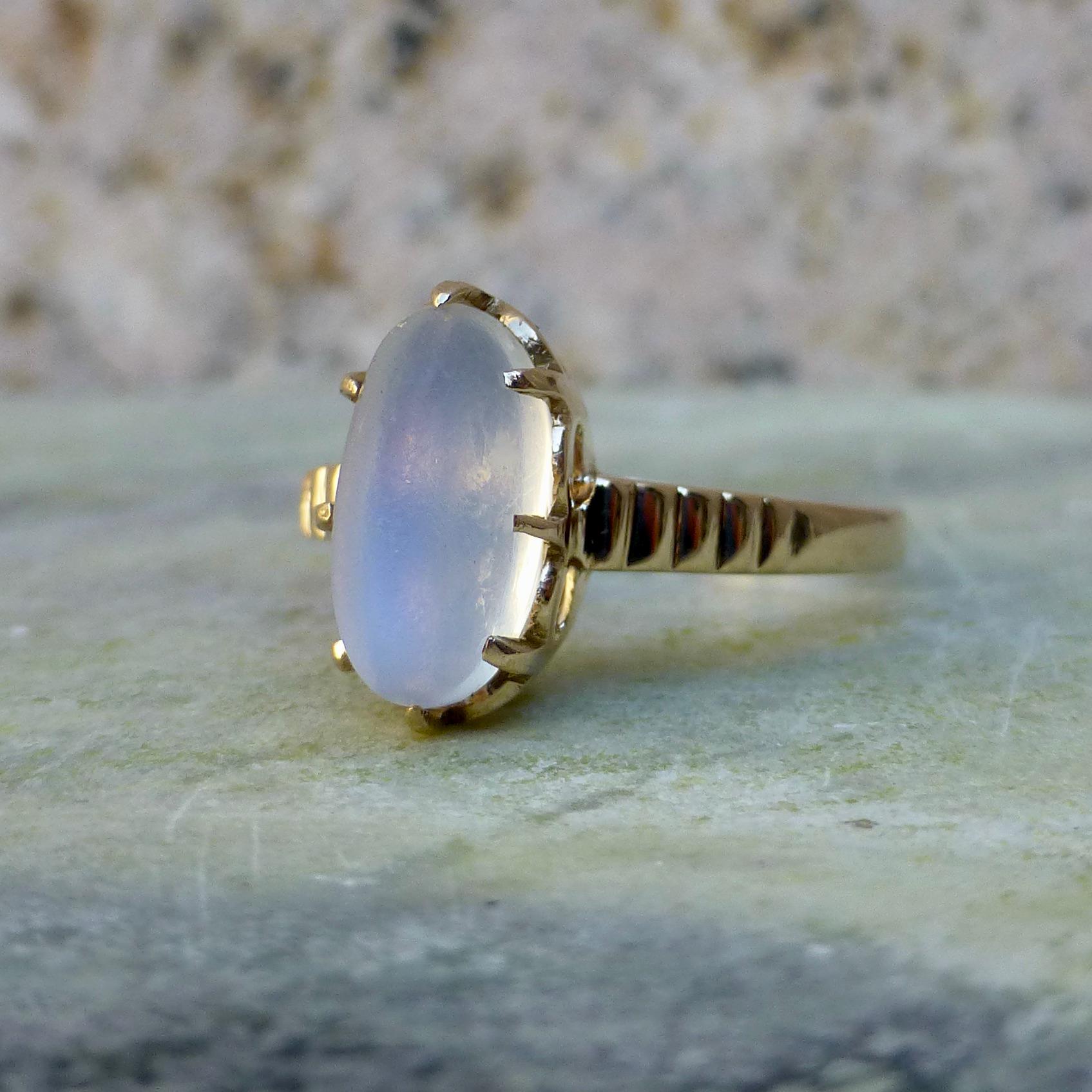 Size 5, Retro Blue Moonstone Ring in 18 Karat Gold - Etsy