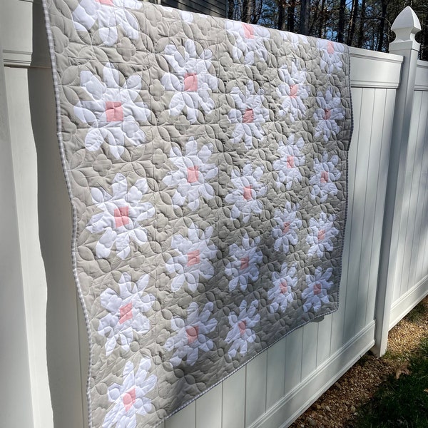 Fresh as a Daisy Quilt Kit - Etsy