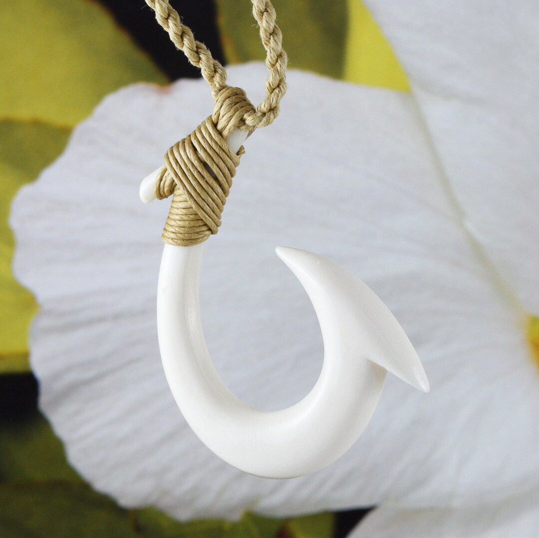 Pretty Hawaiian Large Fish Hook Necklace, Hand Carved Buffalo Bone 3D ...