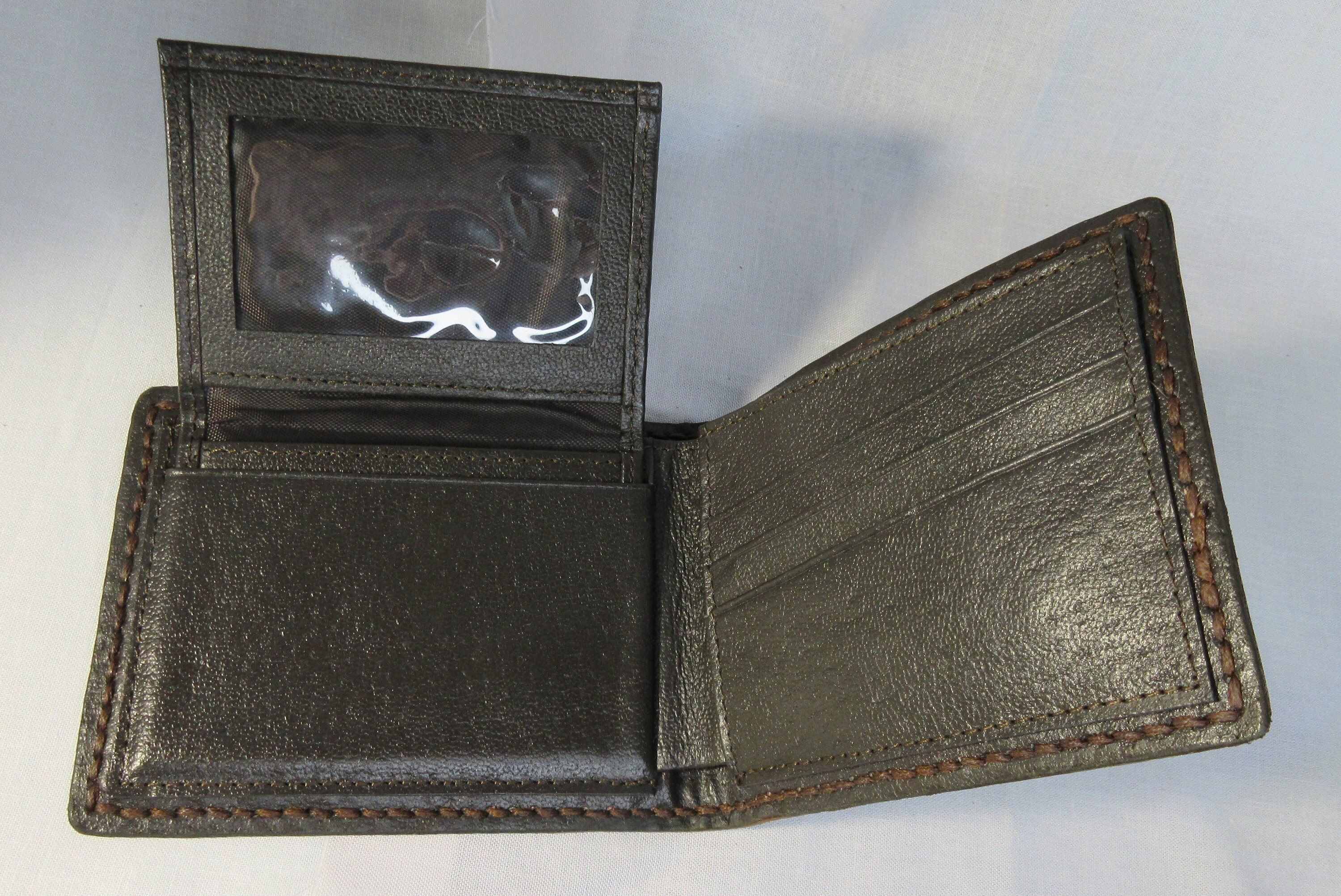Bi-fold Wallet With Pull Out ID Folder, Moccasin Browm With a Dark ...