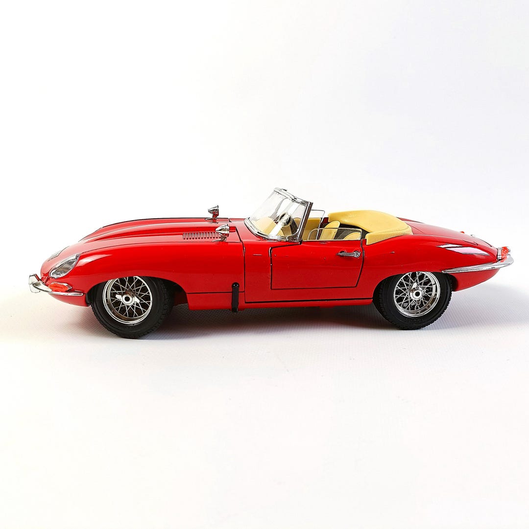 Vintage Jaguar E-type 1961 Convertible Burago 1:18 Scale Model Car Red ...