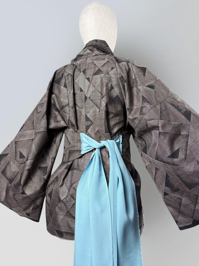 Grey Silk Jacket & Obi Belt. Vintage Handwoven Geometric Oshima Tsumugi ...