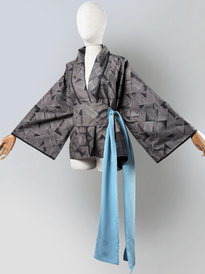 Grey Silk Jacket & Obi Belt. Vintage Handwoven Geometric Oshima Tsumugi ...