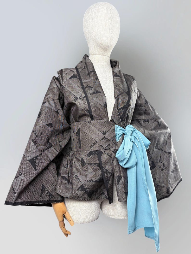 Grey Silk Jacket & Obi Belt. Vintage Handwoven Geometric Oshima Tsumugi ...
