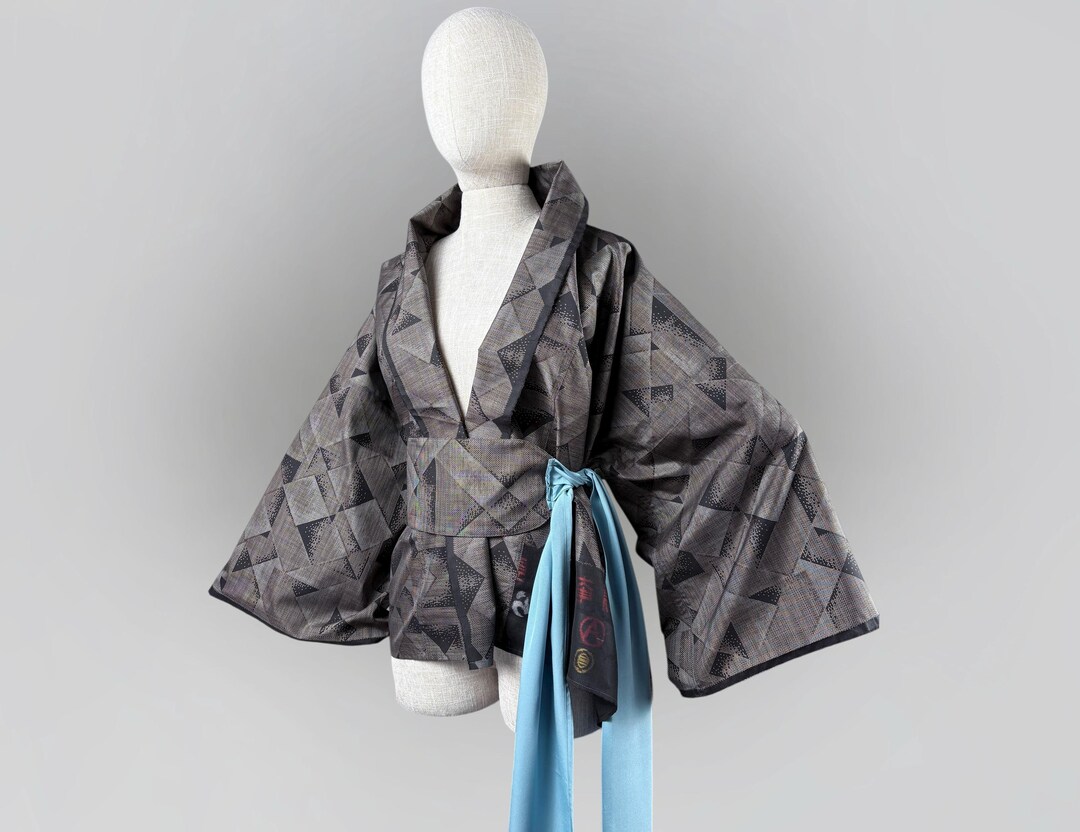 Grey Silk Jacket & Obi Belt. Vintage Handwoven Geometric Oshima Tsumugi ...