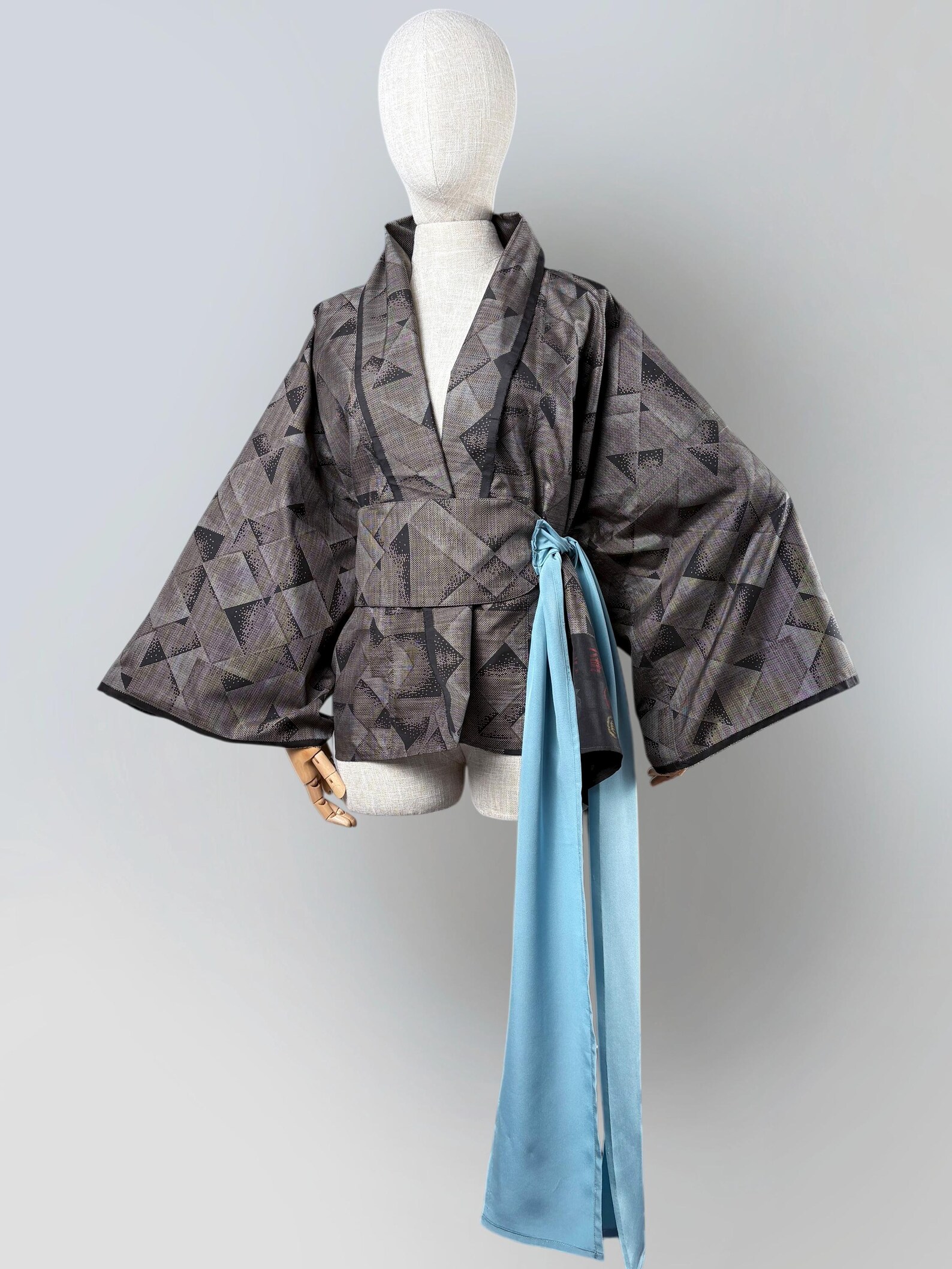 Grey Silk Jacket & Obi Belt. Vintage Handwoven Geometric Oshima Tsumugi ...
