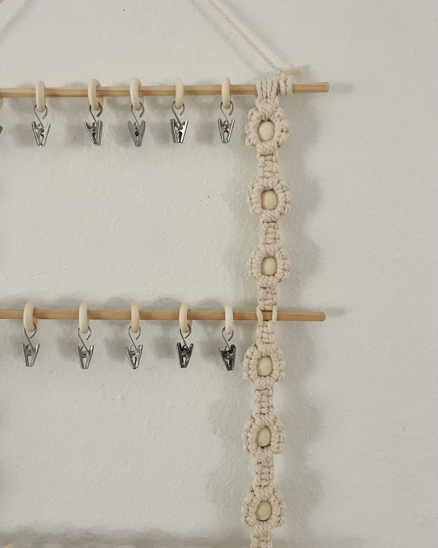 The Daisy Chain Bow Holder - Etsy