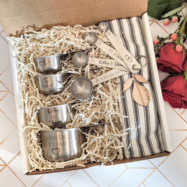 Wedding Shower Gift - 60+ Gift Ideas for 2024