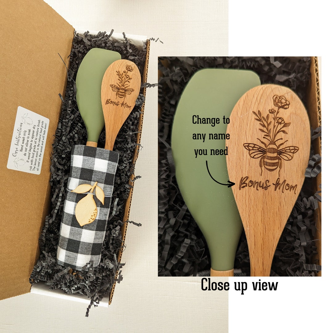 Engraved Beechwood Spoon Gift Set: Bee Keeper, Bonus Mom - Etsy