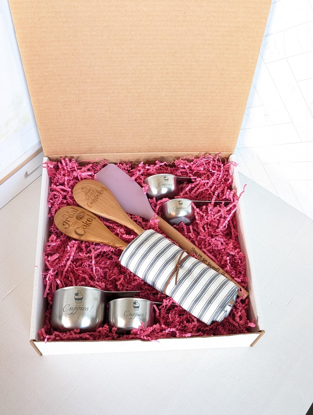 Kitchen Giftbox With Measuring Cups and Spoons, Wooden Spoon, Dishtowel ...
