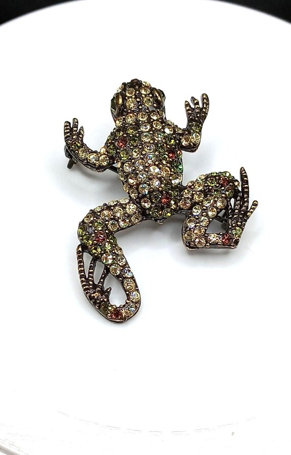 Heidi daus leaping frog - Gem