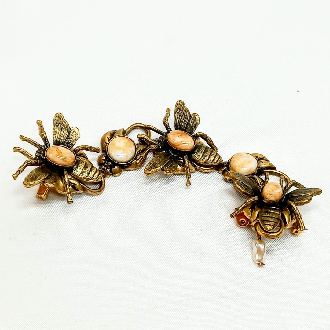 La Contessa Mary Demarco Rare and Unusual Climber Brooches Bee Fly ...