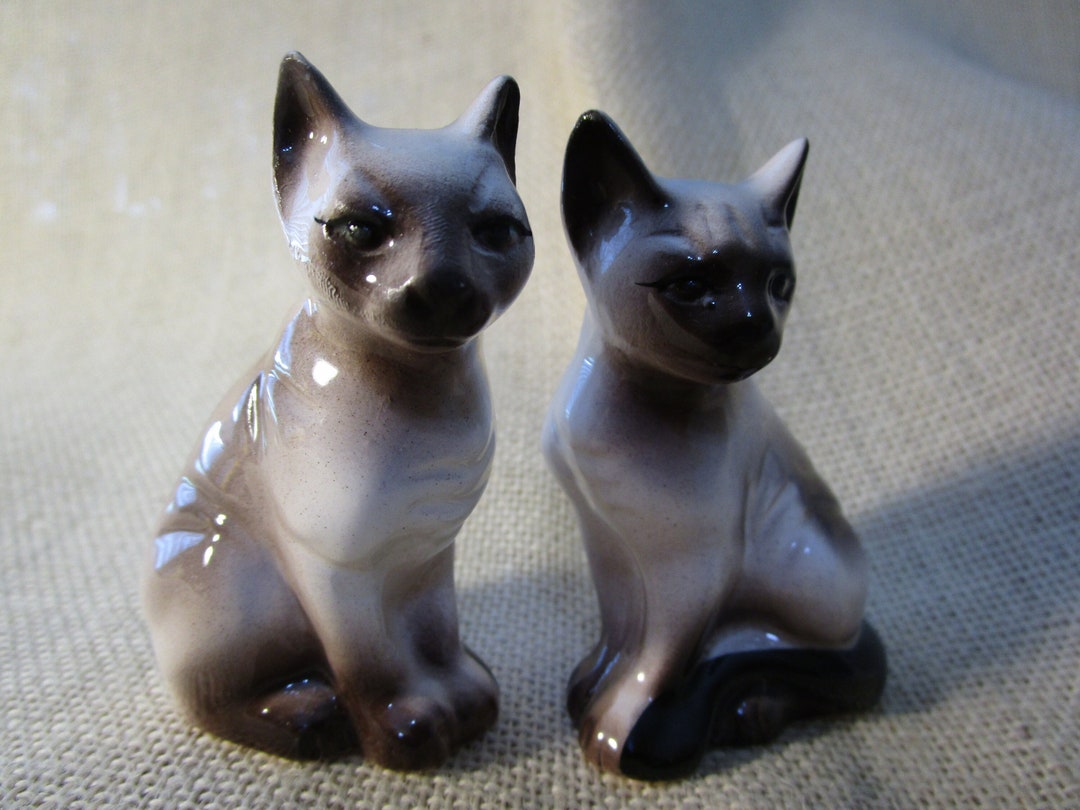 Sitting Siamese Cats Salt and Pepper Set - Etsy