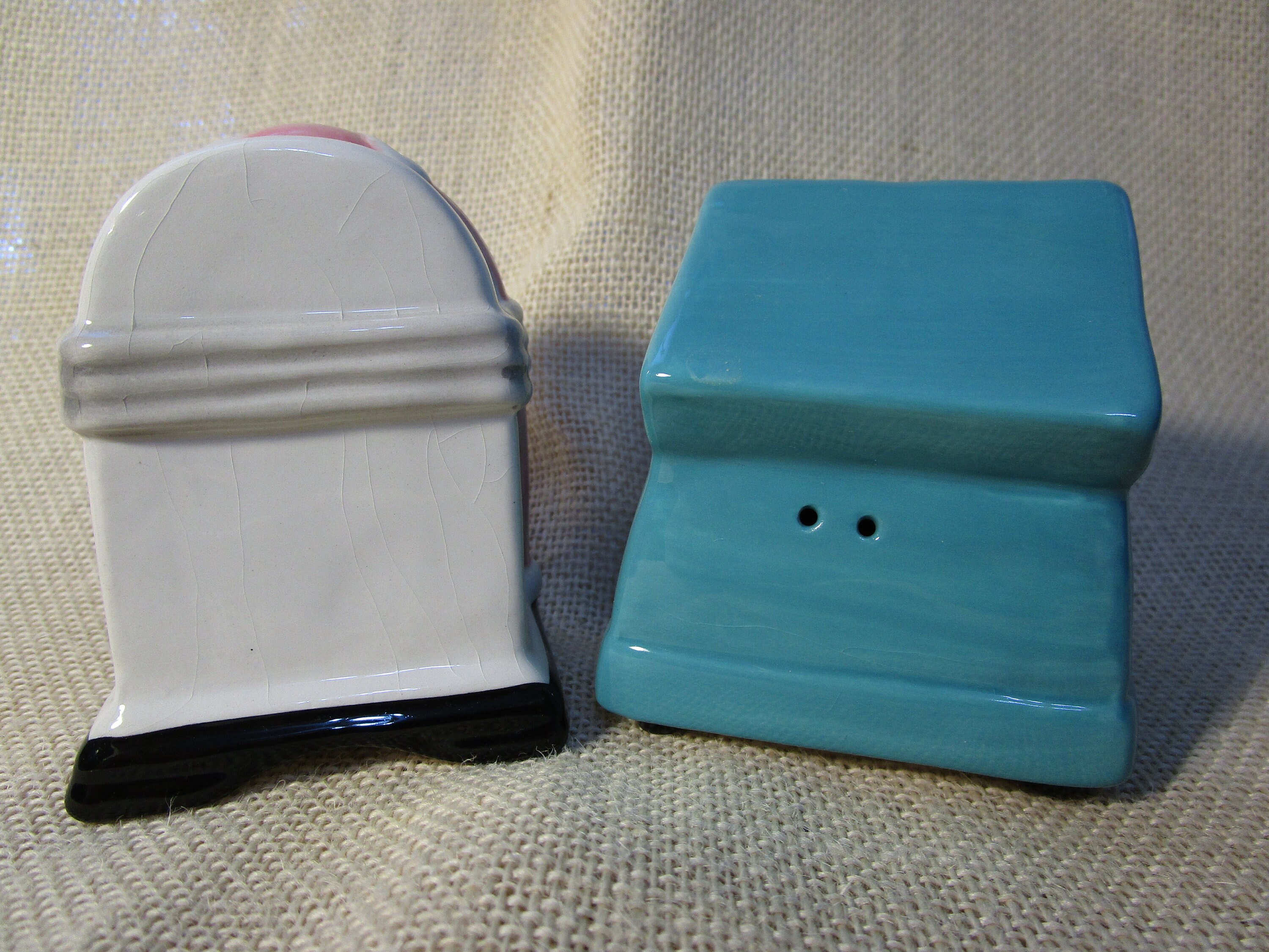 Juke Box and Record Player Salt and Pepper Shaker Set - Etsy