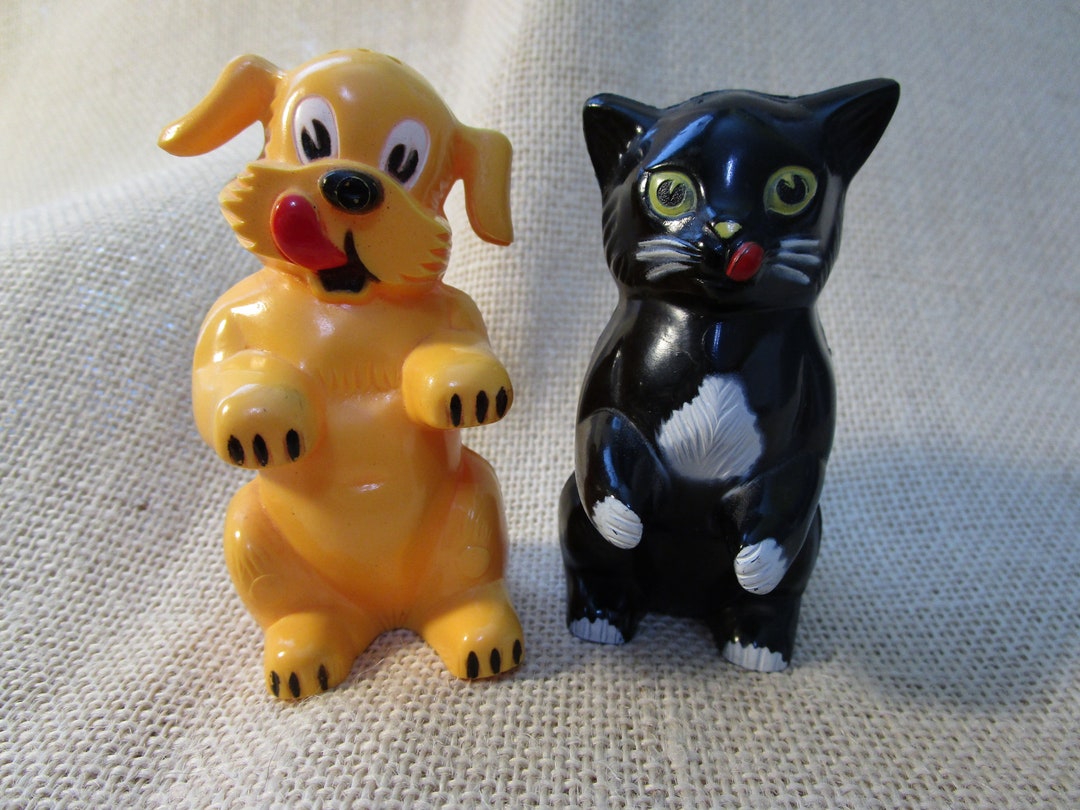 Plastic Dog and Cat Salt and Pepper Shaker Set - Etsy