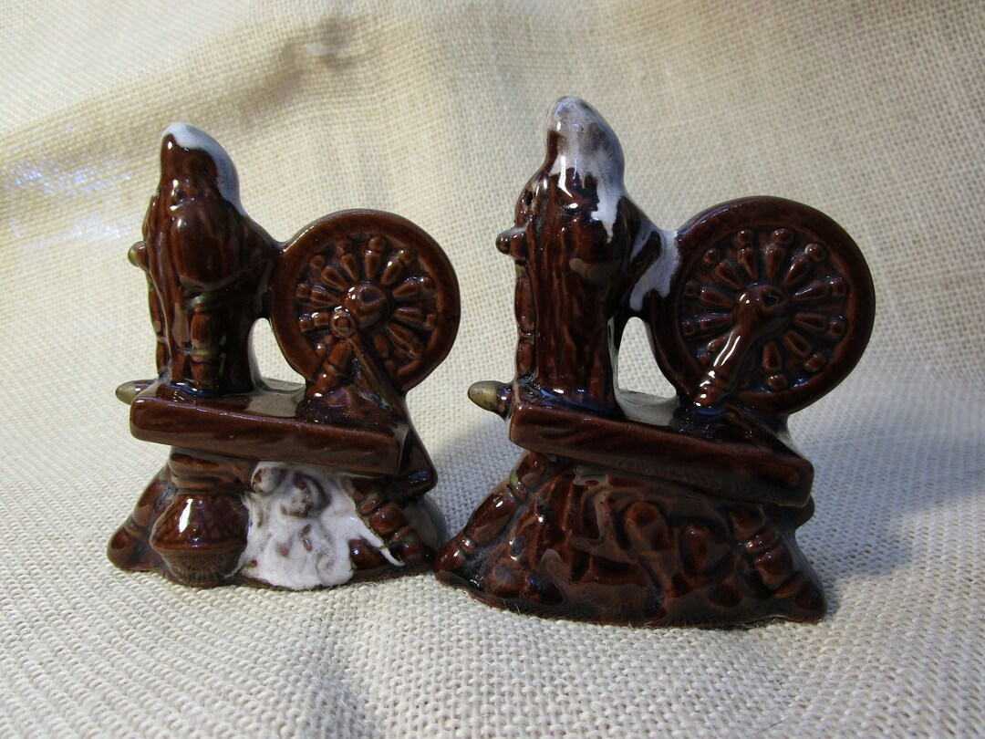 Spinning Wheel Salt and Pepper Shaker Set - Etsy