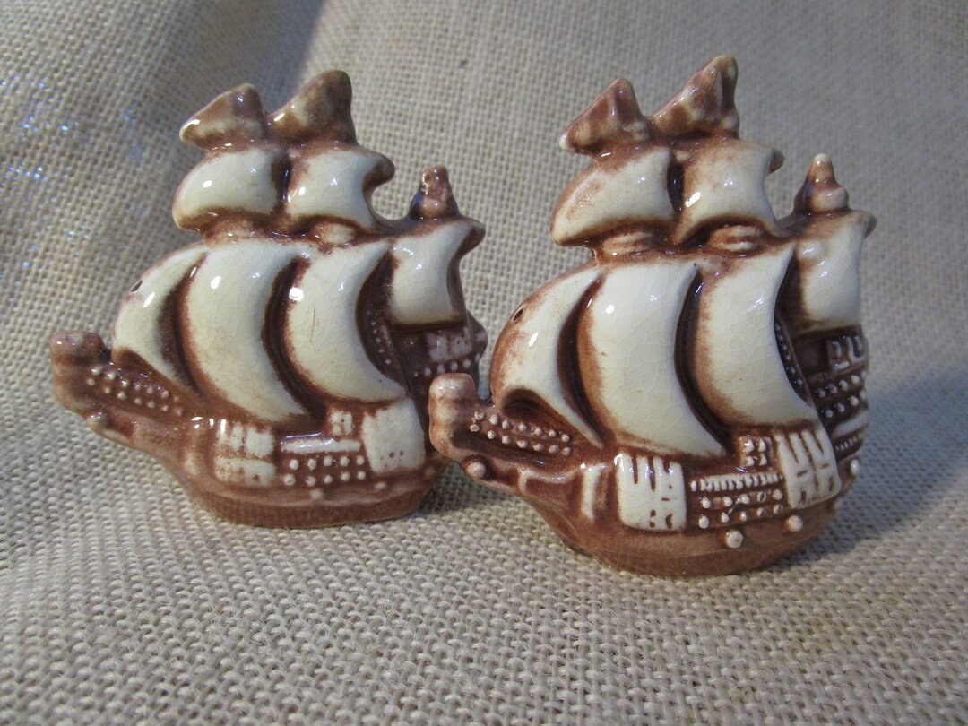 3 Masted Sailing Ship Salt and Pepper Shaker Set - Etsy
